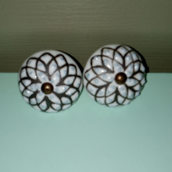 Accents | White And Grey Drawer Knobs | Poshmark